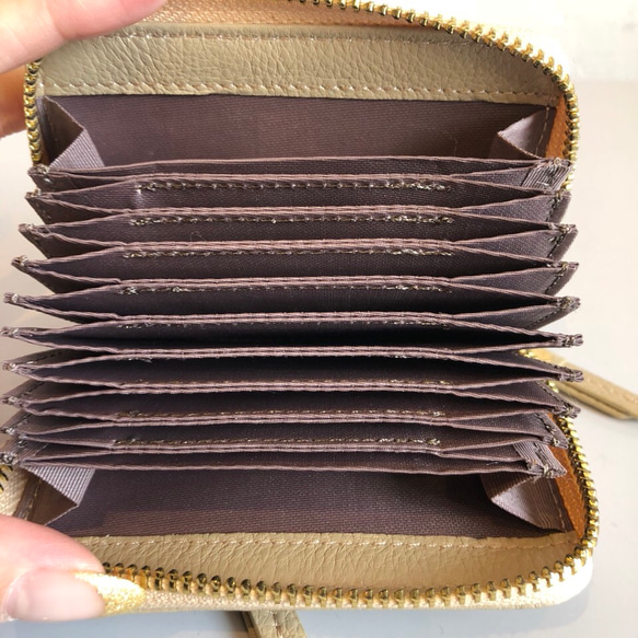 シンプルカードケース ベージュ 名刺入れ・カードケース Ha-chi☆ 通販 5019499｜Creema(クリーマ)