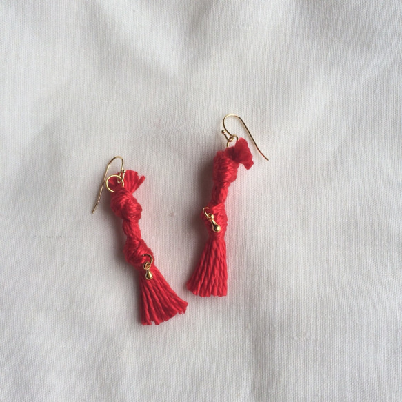 《double knots pierce〜scarlet》二つの結び目のピアス〜スカーレット ピアス（フック・チェーン） in the ...