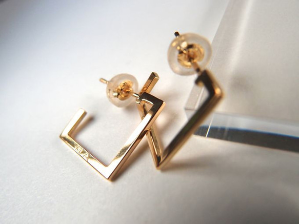【G2MIX】18 金 スクエア ピアス ピアス（スタッド・一粒） G2MIX 通販｜Creema(クリーマ) 3790250