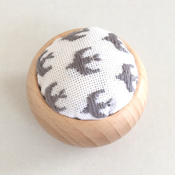 〈つばめ〉ウッドボウルピンクッション その他インテリア雑貨 koti 通販｜Creema(クリーマ) 3657606