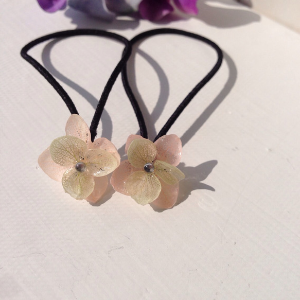 本物の紫陽花のお花でキラキラ透けるヘアゴム ヘアゴム smallhappy 通販 3684417｜Creema(クリーマ)