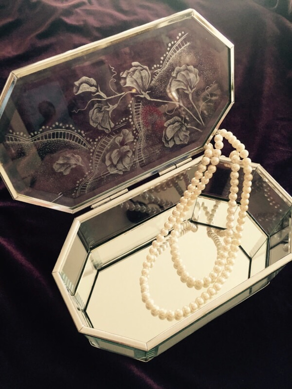 スイトピーとレースの宝石箱 〜手彫りガラス〜 フリーボックス・小物入れ kinnohane 通販 3793436｜Creema(クリーマ)