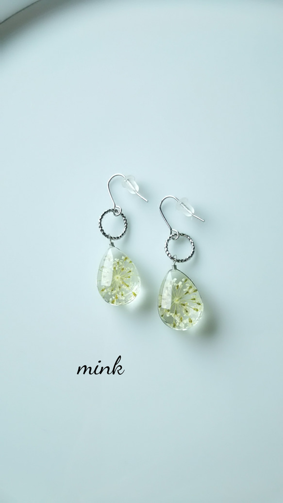 小花とシルバーフープ＊フックピアス《送料無料》 ピアス（フック・チェーン） mink 通販 9990046｜Creema(クリーマ)