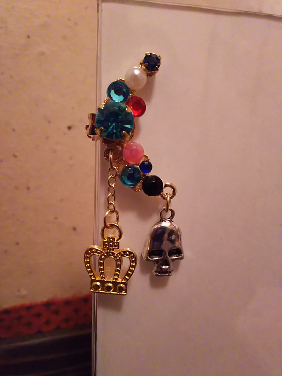 王冠とドクロのイヤーカフ スイート クラウン お菓子の王 イヤーカフ 現在発送できません。 通販｜Creema(クリーマ) 3801910