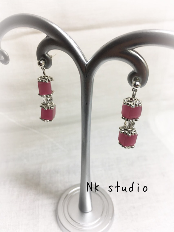 プチプラ♪ラズベリーゼリーみたいなキューブのピアス・イヤリング イヤリング・ノンホールピアス NKstudio 通販 3773407 ...