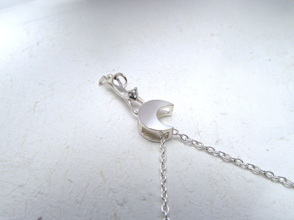 月をつかんだ猫ペンダント ネックレス・ペンダント Garrotin 通販 2256820｜Creema(クリーマ)