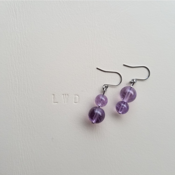ラベンダーアメジストのシンプルアシンメトリーピアス/天然石 ピアス（フック・チェーン） SECRET BASE LWD 通販 7234011 ...