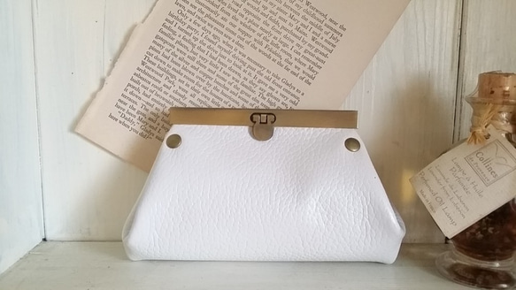 レザーお財布(パールホワイト) がま口 reon 通販 4354071｜Creema(クリーマ)