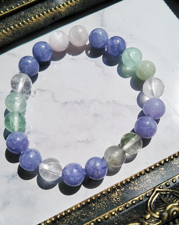 ラベンダーカルサイトのふわっとブレスレット＊ ブレスレット *KikoRinGO* 通販 7628374｜Creema(クリーマ)