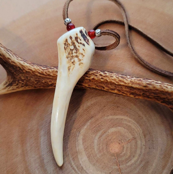 鹿の角 ラピスラズリ ネックレス ネックレス・ペンダント 鹿角工房〜イランカラプテ〜 通販｜Creema(クリーマ) 12162857