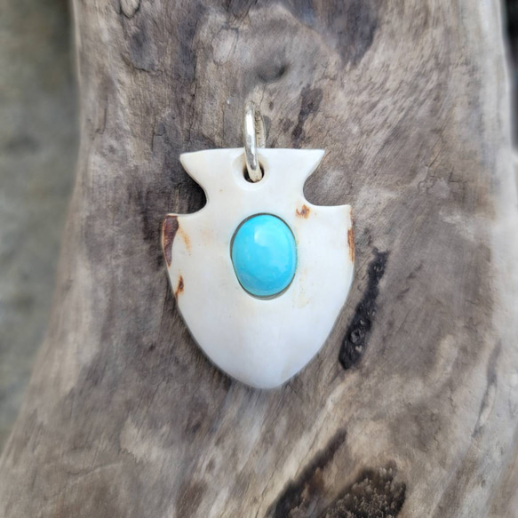 鹿の角 スリーピングビューティーターコイズ 矢じり型 ペンダントトップ ネックレス・ペンダント 鹿角工房〜イランカラプテ〜 通販｜Creema ...