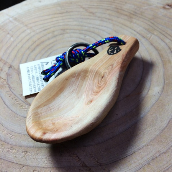 森のスプーンキーホルダー（カキ） キーホルダー みつまた木材 通販｜Creema(クリーマ)