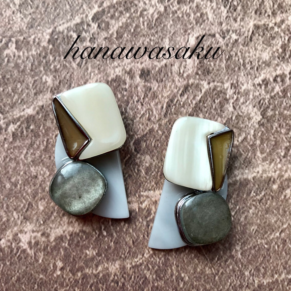 レトロボタンピアス/イヤリング イヤリング・ノンホールピアス hanawasaku ︎お休み中です。 通販 5096461｜Creema(クリーマ)