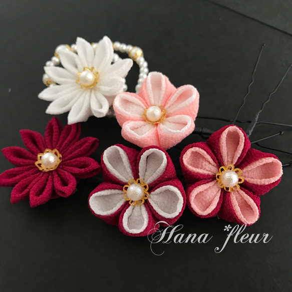 赤紫＊白＊小花 つまみ細工髪飾り 成人式*七五三*浴衣 髪飾り ヘアピン はなふる 通販 8605556｜Creema(クリーマ)