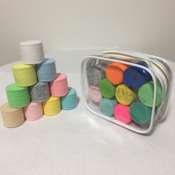 全20色から選べるフェルト積み木 ぽっとん落とし おもちゃ・人形 akane 通販 4122748｜Creema(クリーマ)