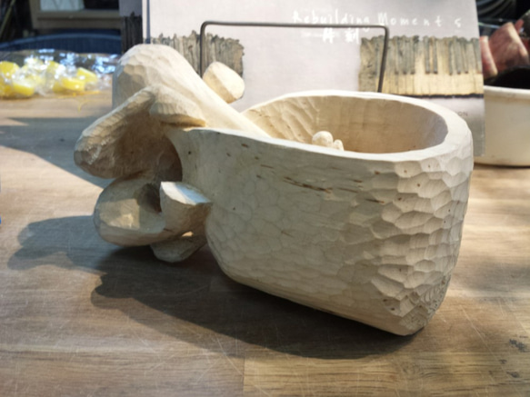 木製のカップを飲むキリン 湯呑み woodworkshop木工雕民 通販｜Creema(クリーマ) 4175371