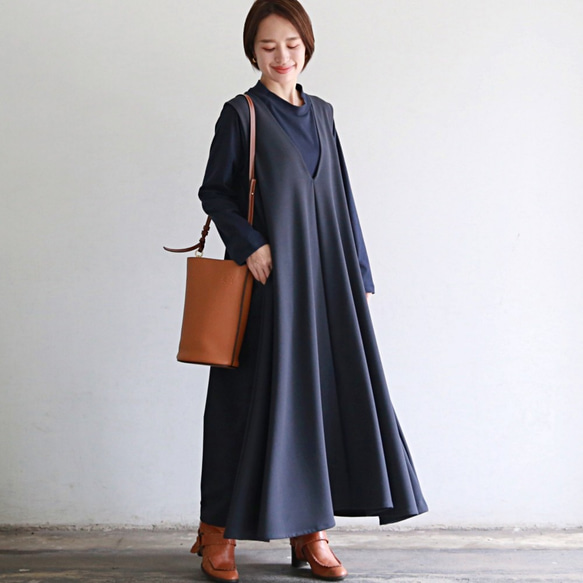 バックギャザー Vネックワンピ ブラック 0441BK ワンピース SWiMMY Clothing 通販 12672516｜Creema(クリーマ)