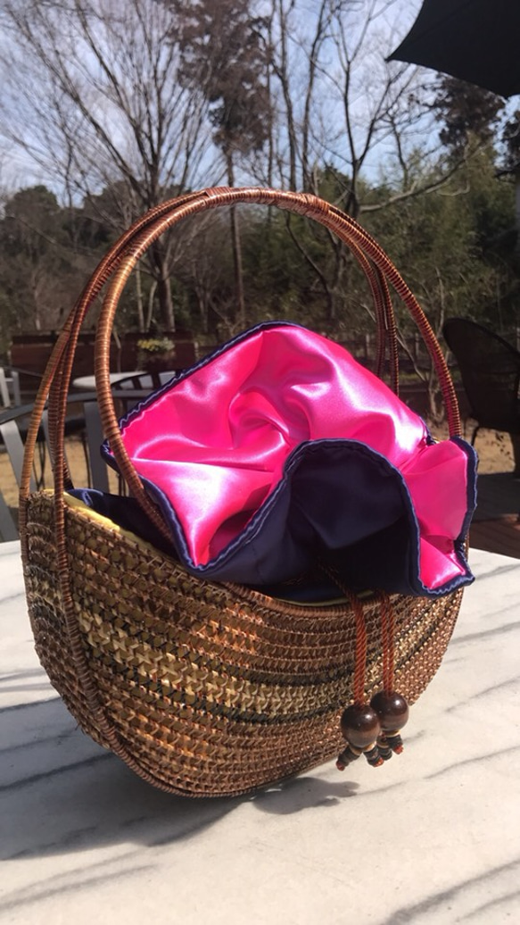 (タイ王室御用達)ヤーリパオ巾着かごバック弓型 茶 ネイビー・パッションピンク(8215) かごバッグ Siamloft パシュミナ シルク ...