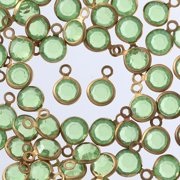 チャーム 丸 6mm ガラスストーン 50個 カン付き グリーン 緑 ラウンド アクセサリートップ まる AP2073 チャーム ...