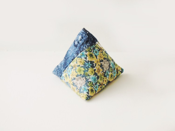 tetra pouch ポーチ PORTRAIT THINGS 通販 1107684｜Creema(クリーマ)