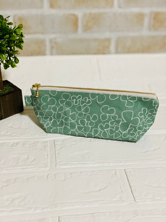 【SALE】クローバー柄のペンケース☆ ペンケース SORRISO 通販｜Creema(クリーマ) 10118742