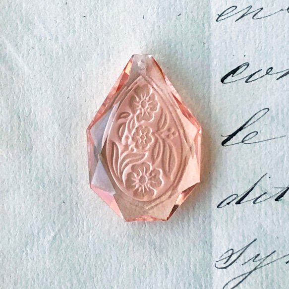 Intaglio Glass Pendant 約35mm×24mm [PDT-398]＊1個＊Vintage＊ ビーズ Lyrique 通販 ...