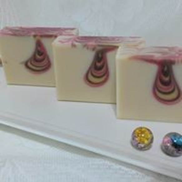 カメリアヘーゼルナッツモイスチャライジングソープ バス・トイレ・洗面用品 手工皂師 通販 4675811｜Creema(クリーマ)