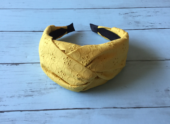 レースのカチューシャ（クロスターバン型・マリーゴールド） カチューシャ chika 通販 7277452｜Creema(クリーマ)