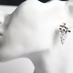 フラワー＆キュービックジルコニアの実ピアス【シルバー】 ピアス（スタッド・一粒） PUrerity 通販 1725661｜Creema(クリーマ)
