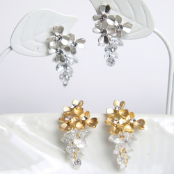 フラワー＆キュービックジルコニアの実ピアス【シルバー】 ピアス（スタッド・一粒） PUrerity 通販 1725661｜Creema(クリーマ)