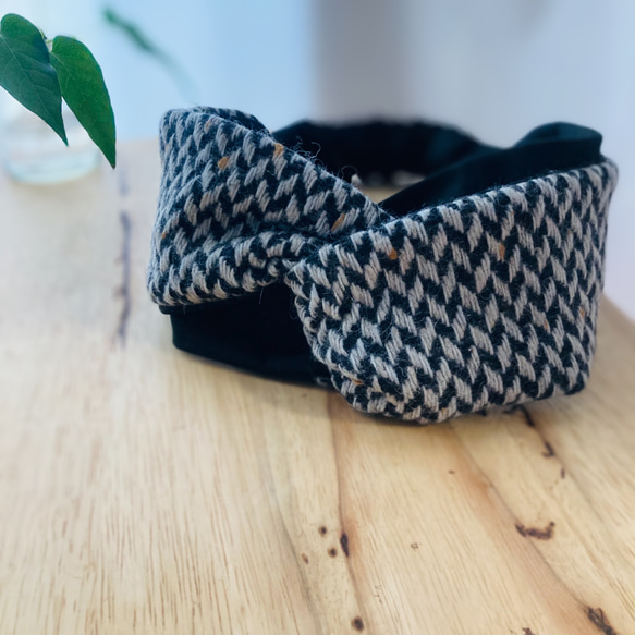 再販 秋冬 尾州ウールクロスヘアバンド ヘリンボーン×裏に黒無地 ヘアバンド・ターバン 443＊ 通販｜Creema(クリーマ) 12645719
