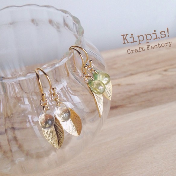 再販♡リーフデザイン＊あさつゆピアス♡イヤリング変更無料 ピアス（フック・チェーン） Kippis!CraftFactory 通販 882170｜Creema(クリーマ)