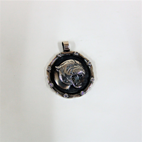 シルバーペンダント（ヒョウ） y783 ネックレス・ペンダント j yamamoto 通販 6688299｜Creema(クリーマ)