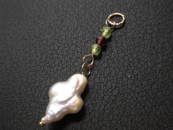 【sale】14kgf クロス形淡水パール×天然石のペンダントトップ A37￥640→￥500 ペンダントトップ KAZEYA－かぜやー 通販 11927625｜Creema(クリーマ)