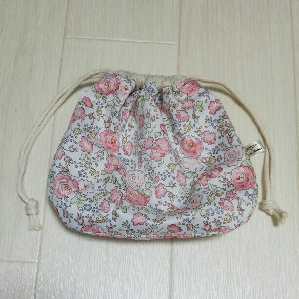 再販 リバティ フェリシテ ライトピンク 巾着ポーチ 巾着袋 M-nature 通販｜Creema(クリーマ) 5289931