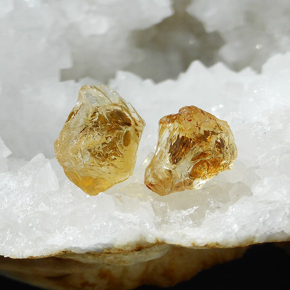 天然シトリンの原石ピアス（ステンレス） C ピアス（スタッド・一粒） Crystal Life 通販｜Creema(クリーマ) 5417634