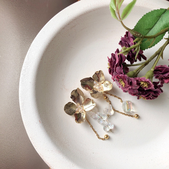 揺れる ポピー .｡. チェコガラスボタン イヤリング・ピアス イヤリング・ノンホールピアス ぶどうの木 通販 12034144｜Creema ...