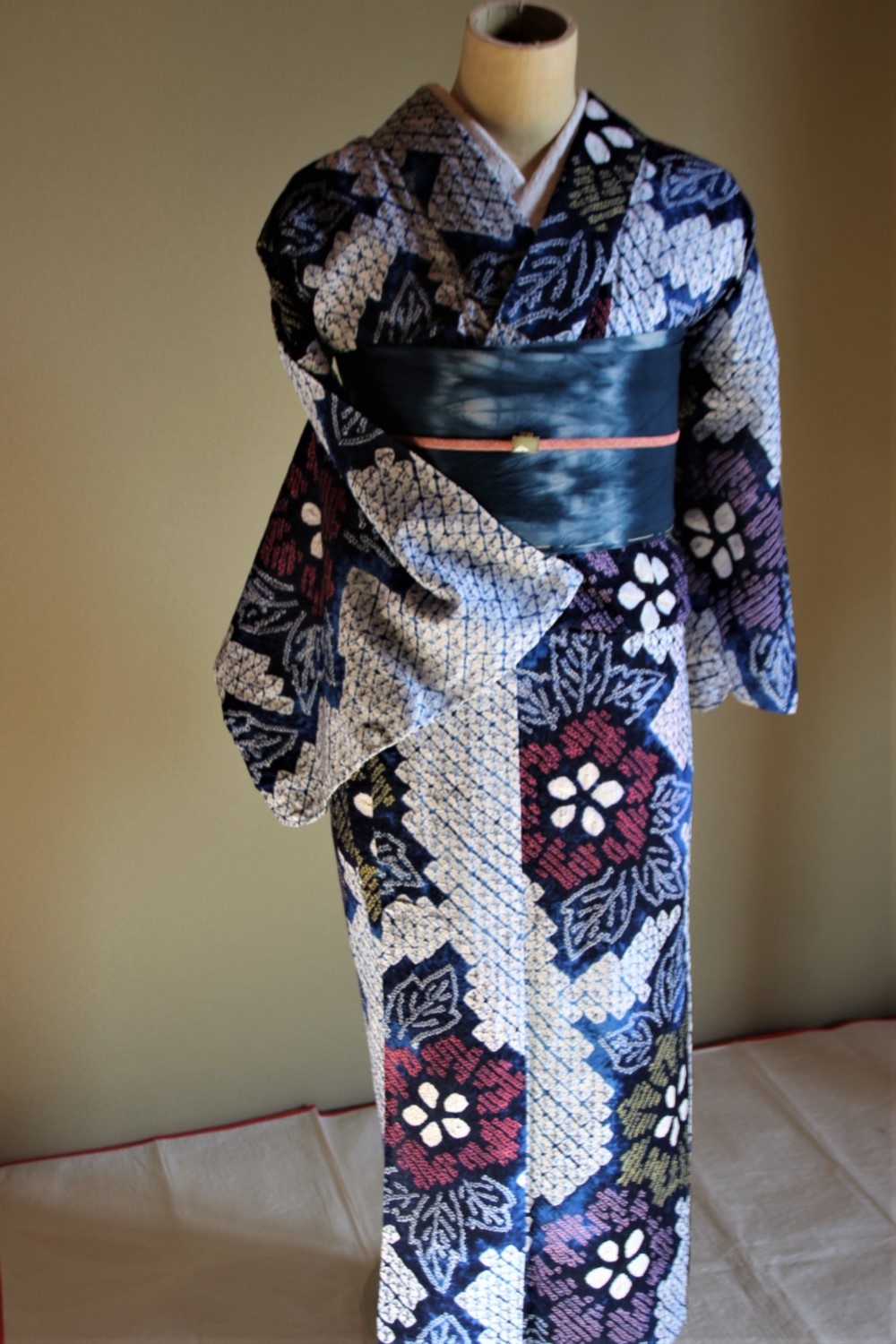 有松鳴海絞り】 伝統工芸品 手絞り 高級ゆかた 反物 難 有松鳴海絞り】 伝統工芸品 手絞り 高級ゆかた 反物 難