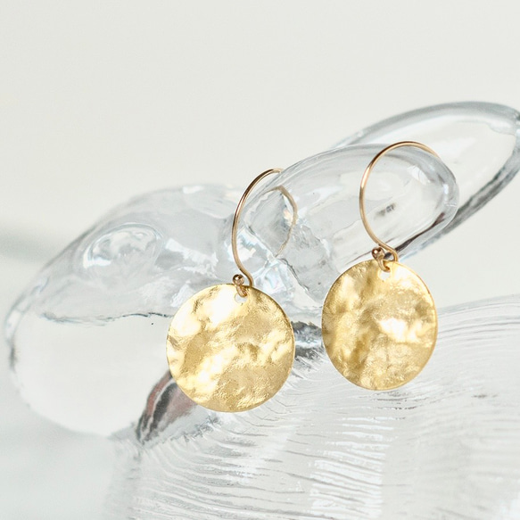 満月のようなコインの14kgfピアス コインピアス 金属アレルギー対応 メンズ ゴールド サージカルステンレス 冬 ピアス（フープ） Saya ...