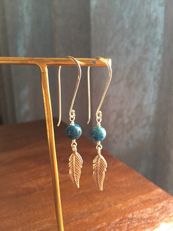 Apatite&Feather Silver925 ピアス（フック・チェーン） Natural stance 通販 2820723｜Creema(クリーマ)