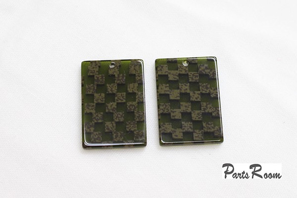 【4個入】チェス柄スクエアパーツ【カーキ】-mt-2440 チャーム Parts Room 通販 8041001｜Creema(クリーマ)