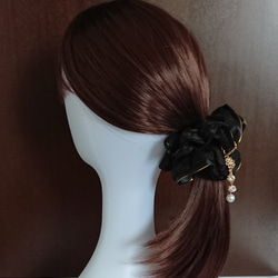 【レース&シフォン】大人可愛いサテンリボン付きのシュシュ☆サックス/紺色(キュービックジルコニアのチャーム付) シュシュ Rin☆2432 ...