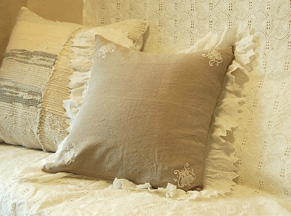 リネン刺繍クッションカバー★Linen Embroidery cushion cover★ クッション・クッションカバー Et rom 通販 ...