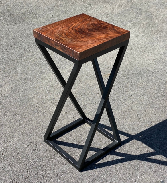 スツール アイアン家具 飾り棚 チェア 椅子（チェアー）・スツール 【 w i r e 】 ウィレ 通販 12666592｜Creema(クリーマ)