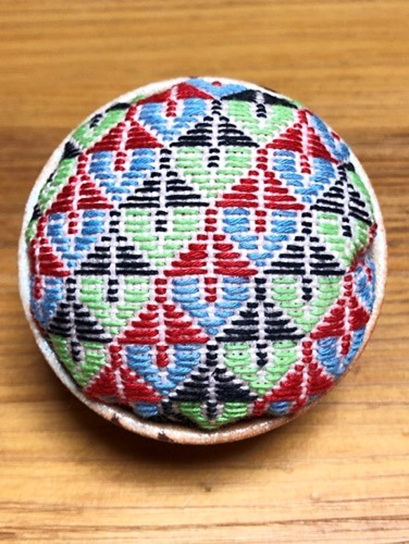 こぎん刺しのカラフル針山 その他雑貨 オーエムワイ 通販 7066514｜Creema(クリーマ)