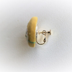 たんぽぽの綿毛＊手刺繍*2wayイヤリング＊mustard イヤリング・ノンホールピアス chai&stroll 通販 11110151 ...