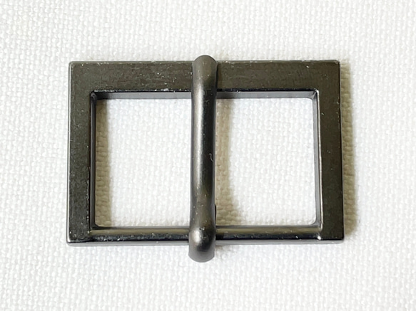 [2個] 角バックル 25mm ブラック消し 金具・チェーン 日本の部品屋 通販 8335638｜Creema(クリーマ)