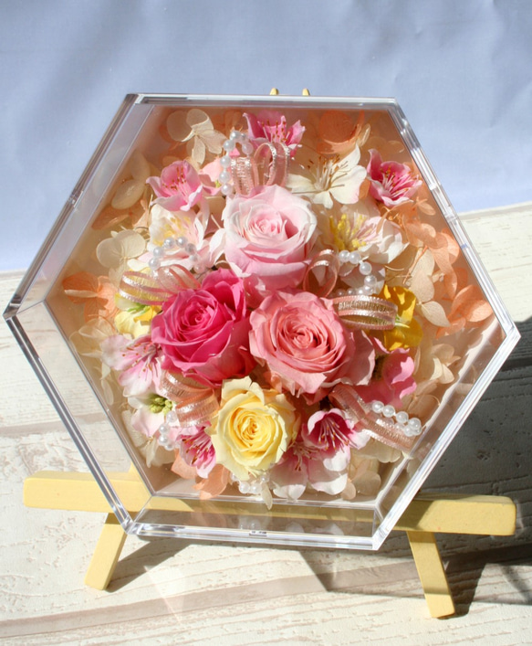 しあわせの六角形 ピンク系プリザーブドフラワーアレンジ ～母の日プレゼント～ プリザーブドフラワー SUMIKOUBOU 通販｜Creema ...