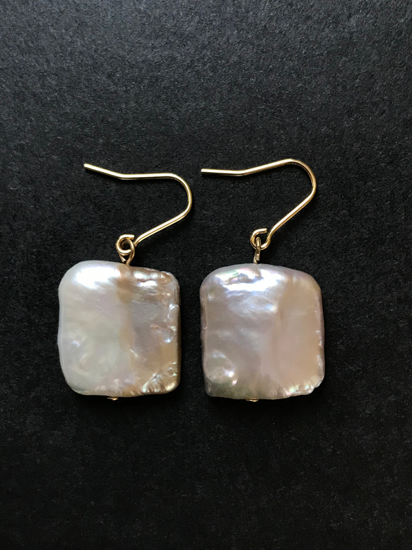 ホワイトとゴールドの淡水パール♚ピアス/ノンホールピアス ピアス（フック・チェーン） m.y.♚パールと天然石のアクセサリー♚ 通販 ...