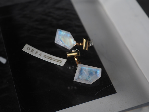 Mut：moon stone ピアス（その他） ORSA 通販 12736536｜Creema(クリーマ)